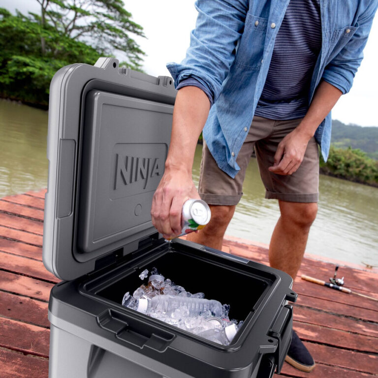 Ninja FrostVault 30QT/28L Wheeled Cooler, Ice Pack & Thirsti Bottle ...